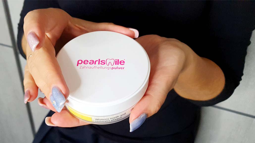 PearlSmile powder: Fluoride-free teeth whitening/oral care